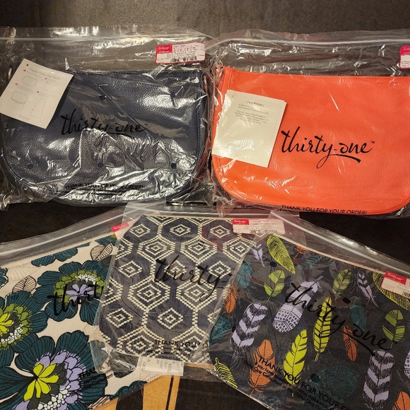 thirty-one | Bags | Thirty One Purse Set With Interchangeable Flaps ...